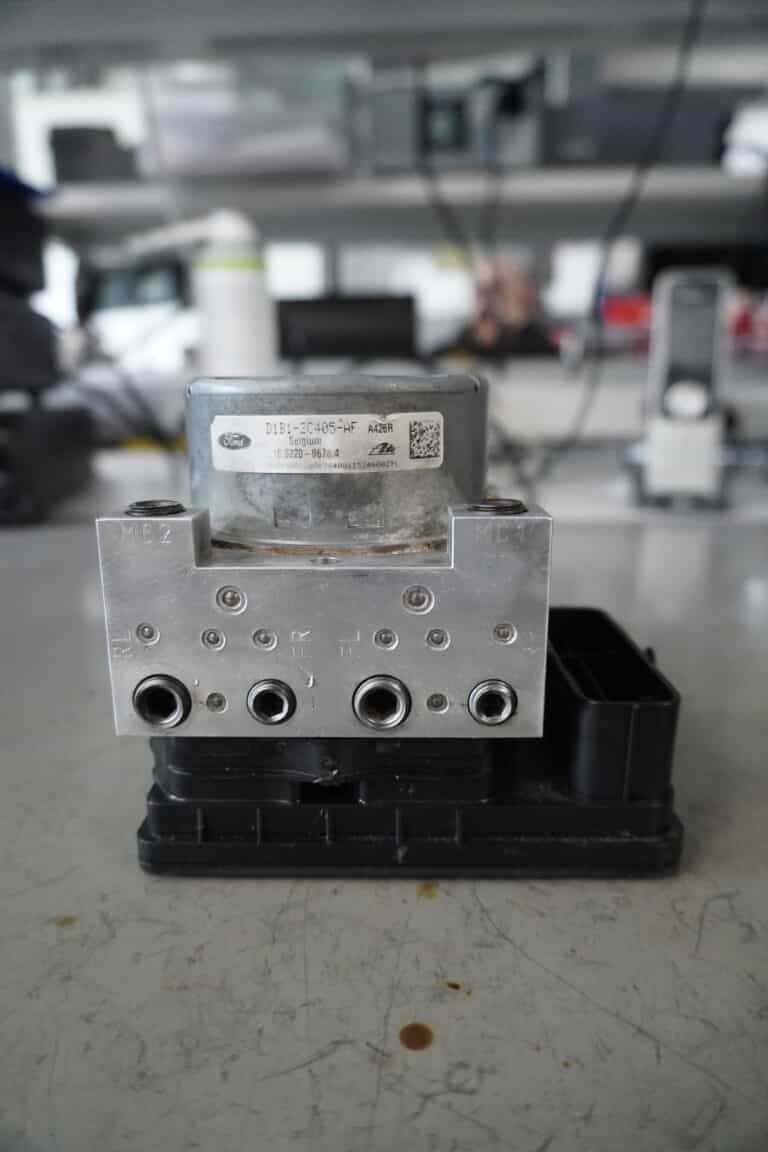 La réparation de bloc ABS ESP MK100 : symptômes, pannes et diagnostic ...