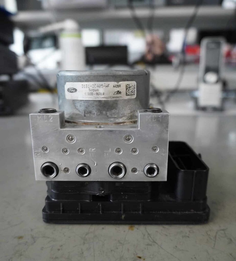 La réparation de bloc ABS ESP MK100 : symptômes, pannes et diagnostic - COTROLIA, Réparation ...